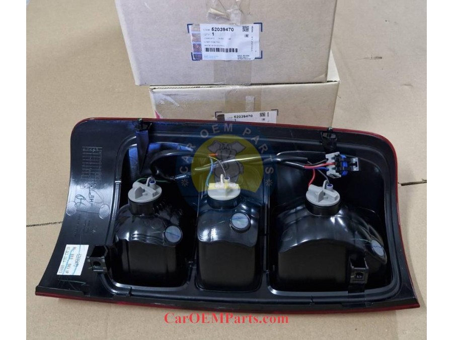 GENUINE CHEVY LAMP ASM TAIL RH 94728019, 52039470