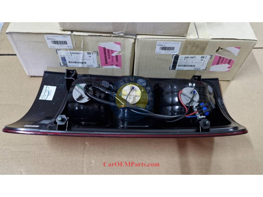 GENUINE CHEVY LAMP ASM TAIL LH 94728020, 52039471