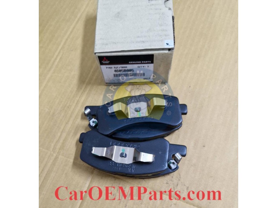 GENUINE MITSUBISHI PAD SET FRONT BRAKE 4605B005
