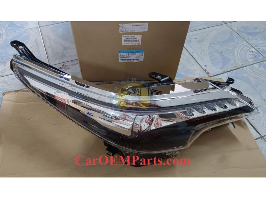 GENUINE TOYOTA HEADLAMP ASSY RH 81110-0KB60, 81110-0KB61