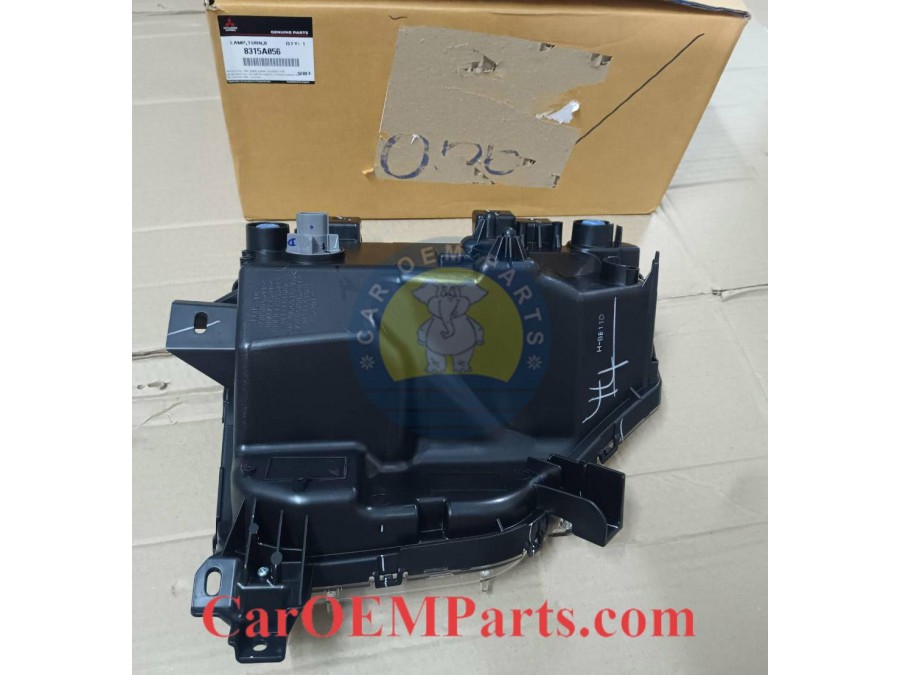 GENUINE MITSUBISHI LAMP ASSY,TURN SIGNAL,FRONT RH 8315A056