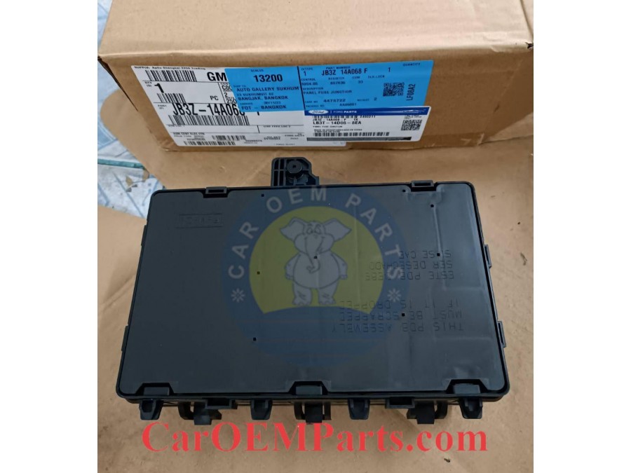 GENUINE FORD PANEL FUSE JUNCTION JB3T-14D068-EA, JB3Z-14A06-8F